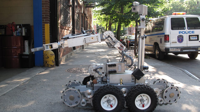 What makes members of NYPD bomb squad tick? - CNN.com