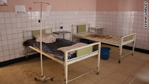 Pakistan hospital cut off by floods struggles to help survivors - CNN.com