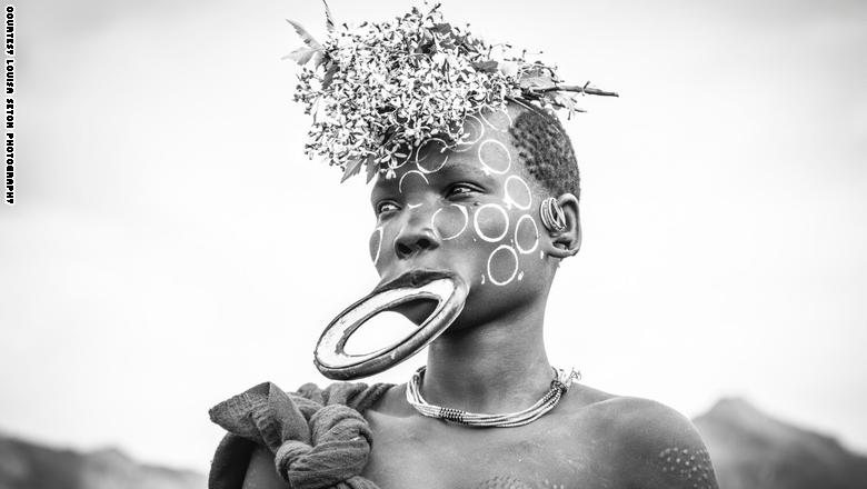 شاهدوا صوراً نادرة تظهر عادات قبيلة في أثيوبيا مهددة بالاندثار | رأي اليوم